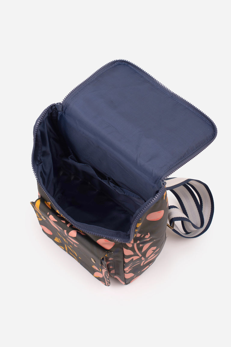 Women's Green Winter Trailing Floral Backpack | Brakeburn