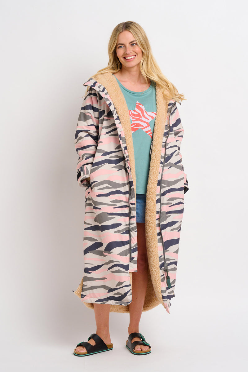 Tiger Stripe Chinook Water Resistant Changing Robe | Brakeburn